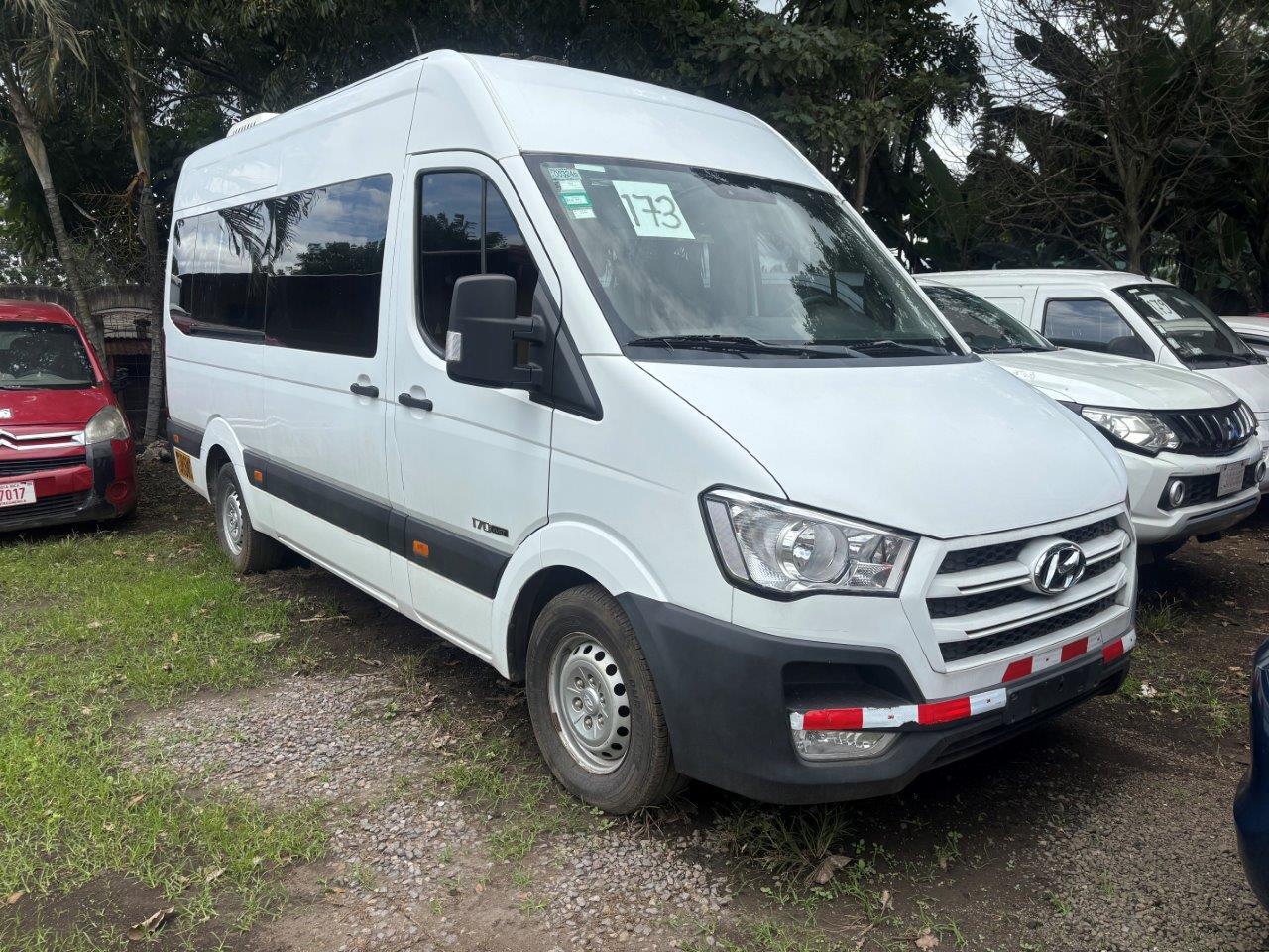 MICROBUS HYUNDAI, estilo H350, 10022-1